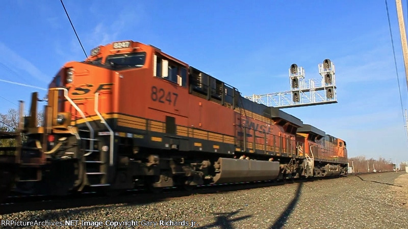 BNSF 8247 & 7820